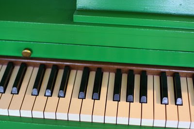dana's design studio: Piano Color